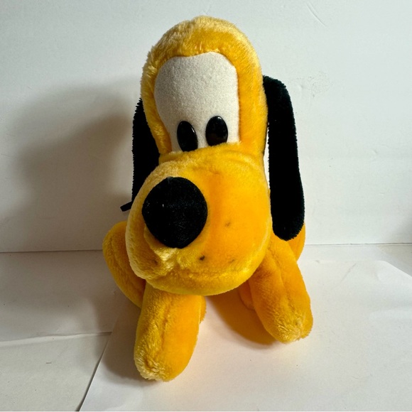 Disney | Toys | Vintage Pluto Walt Disney World Land Sitting Pluto Plush Stuffed Animal Toy ...